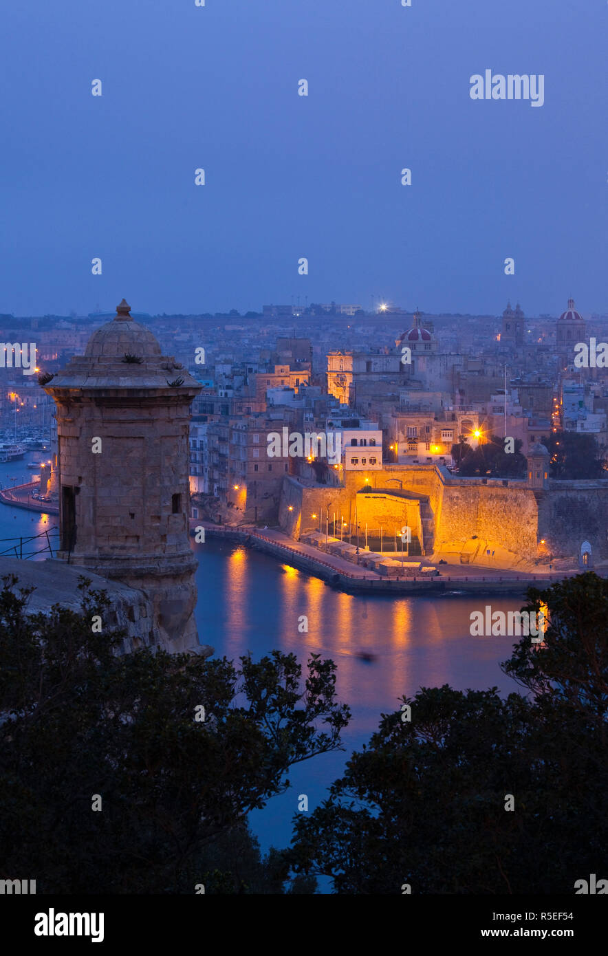 Malta, Valletta, Senglea, L-Isla, elevated view of Senglea Point Stock ...