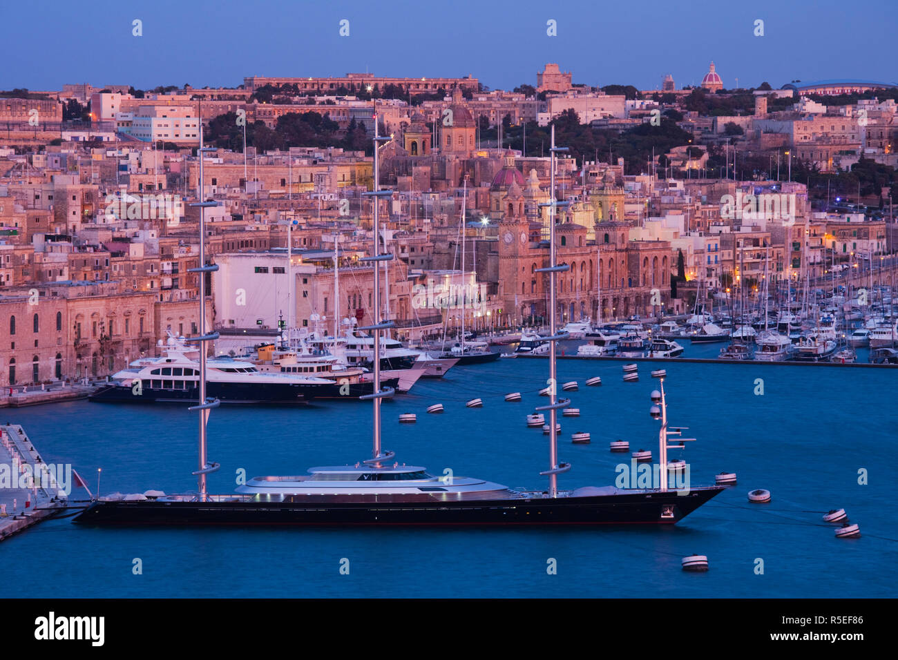 Malta, Valletta, Vittoriosa, Birgu, superyacht and waterfront Stock ...