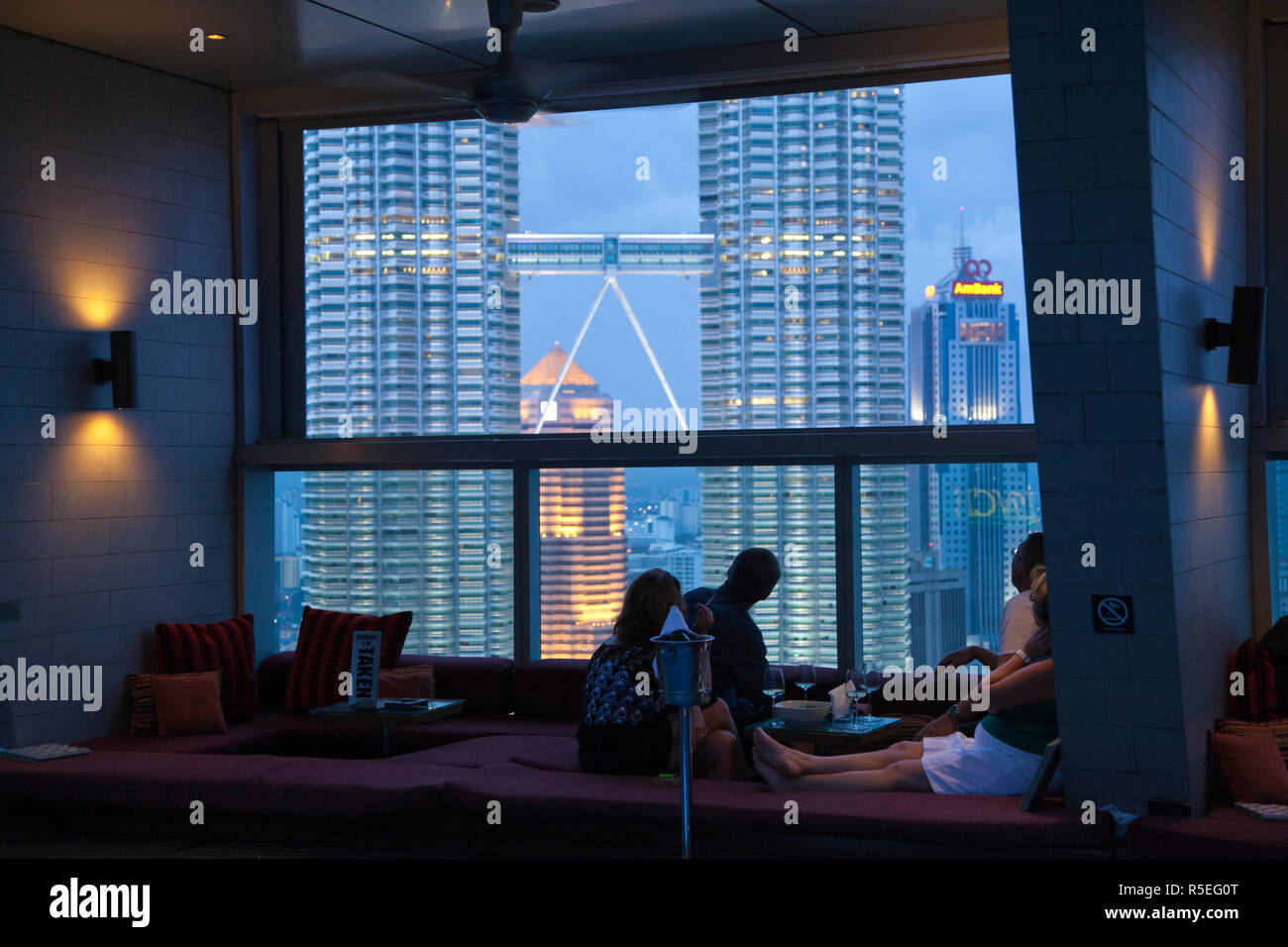 Skybar, Traders Hotel, Kuala Lumpur, Malaysia Stock Photo - Alamy