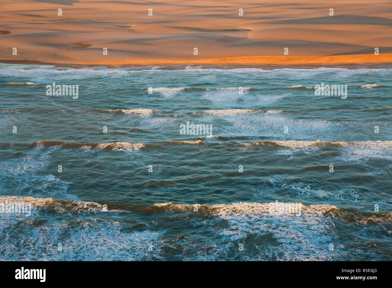 Sea of desert hi-res stock photography and images - Alamy