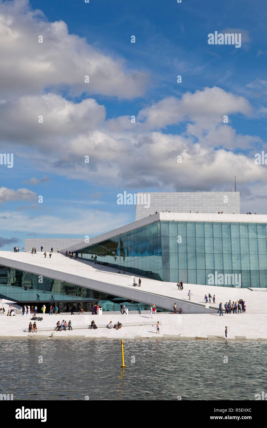 Opera house exterior hi-res stock photography and images - Alamy