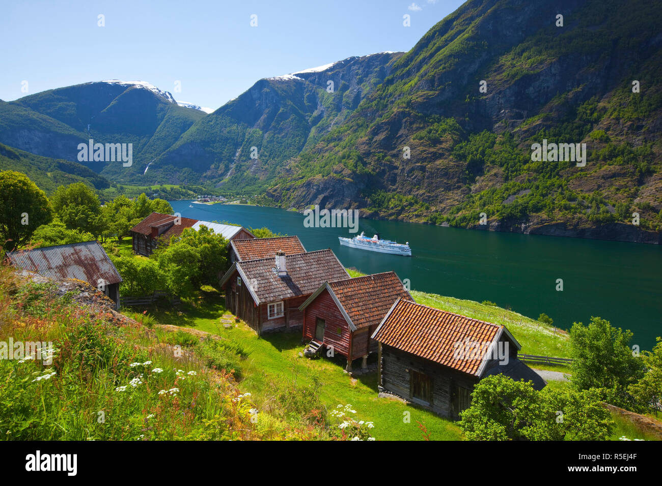 Elevated view of farm house hi-res stock photography and images - Alamy