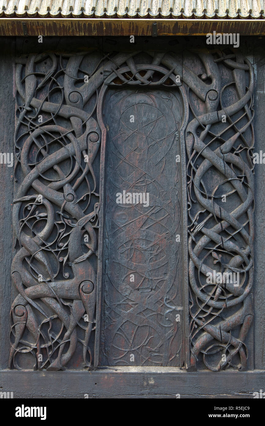 Urnes Door