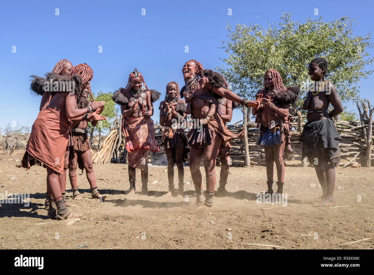 Angola dance hi-res stock photography and images - Alamy