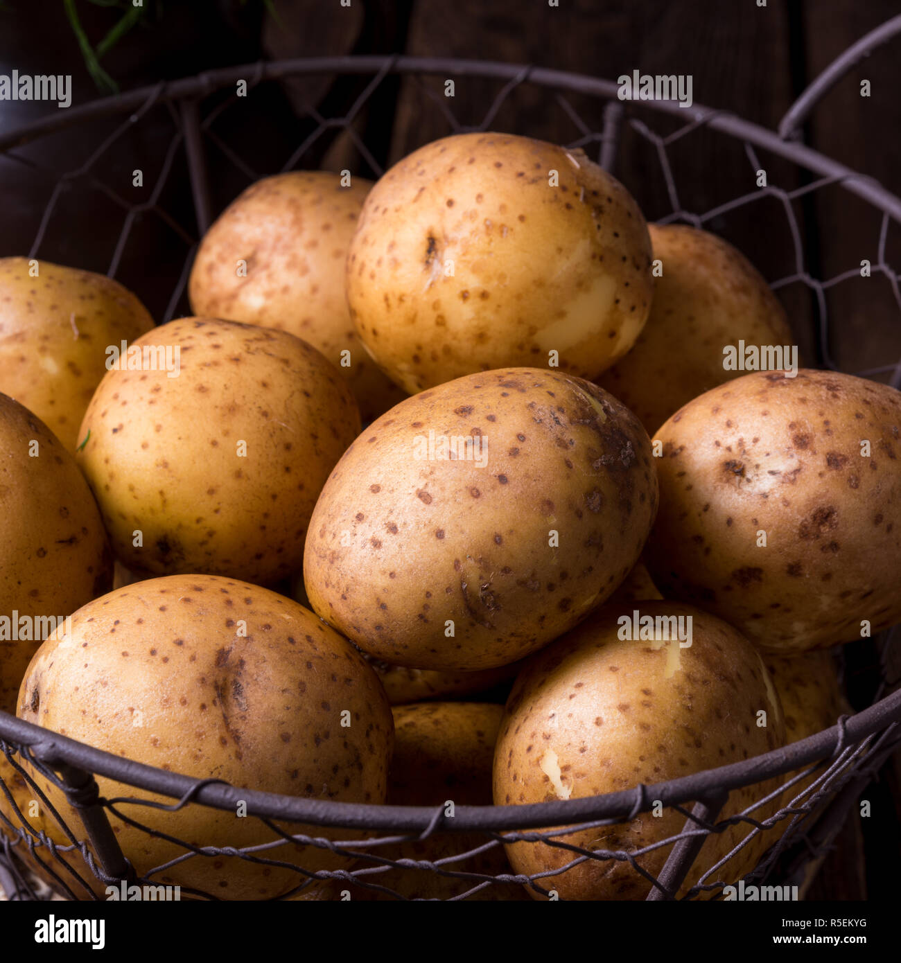 new small potatoes Stock Photo - Alamy