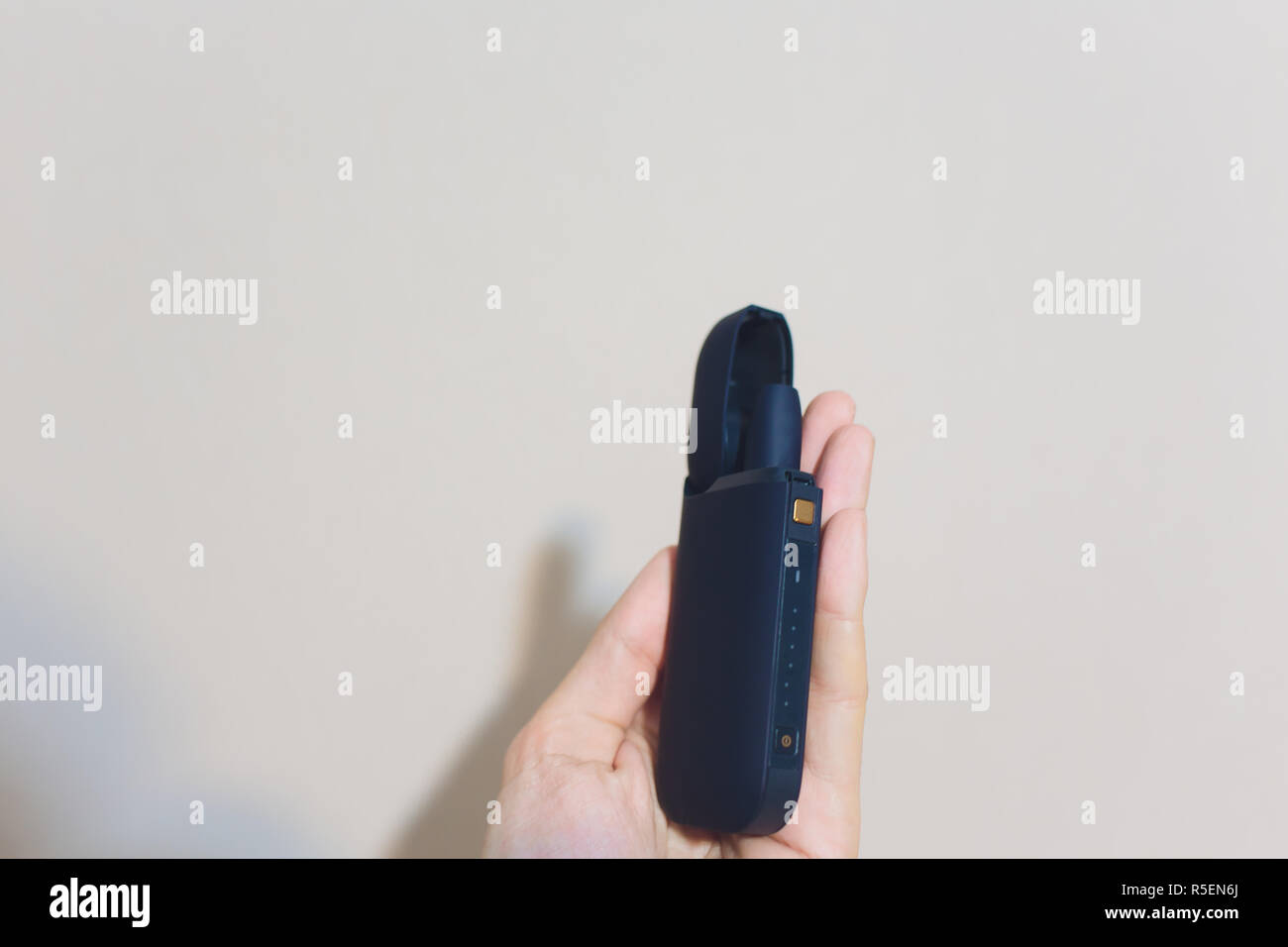 Newest electronic cigarettes, heating tobacco system IQOS, smoking ...