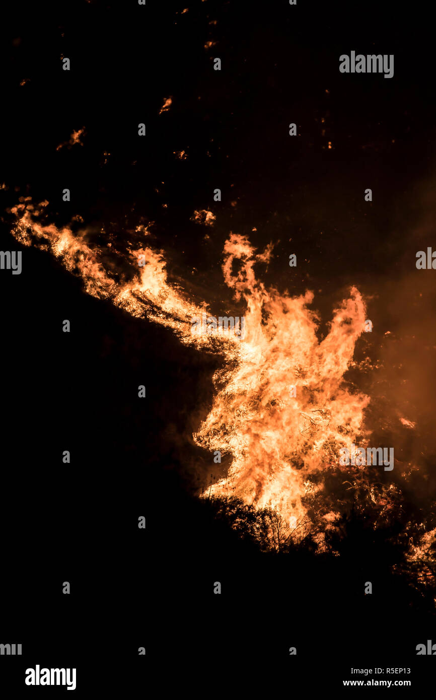 Hillside fire hi-res stock photography and images - Alamy