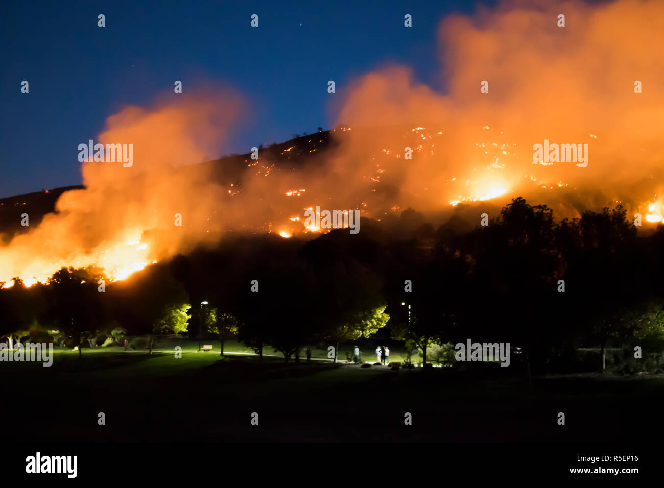 California suburbs fire hi-res stock photography and images - Alamy
