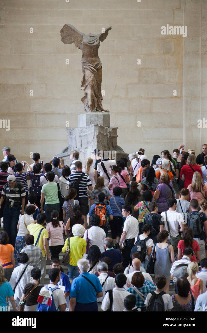 France, Paris, Louvre, Tourist Crowds and the Winged Victory of ...