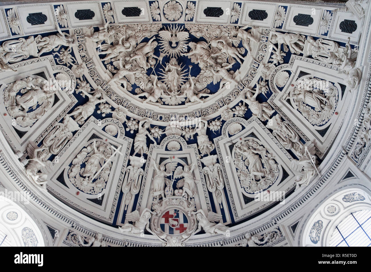 Choir ceiling hi-res stock photography and images - Alamy