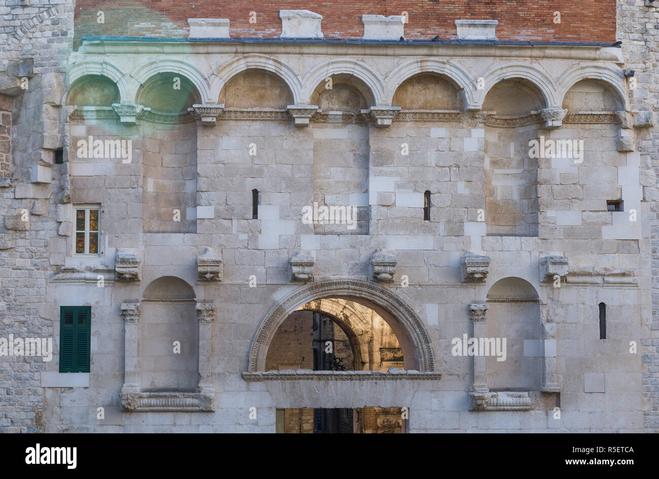 Diocletian palace golden gate hi-res stock photography and images - Alamy