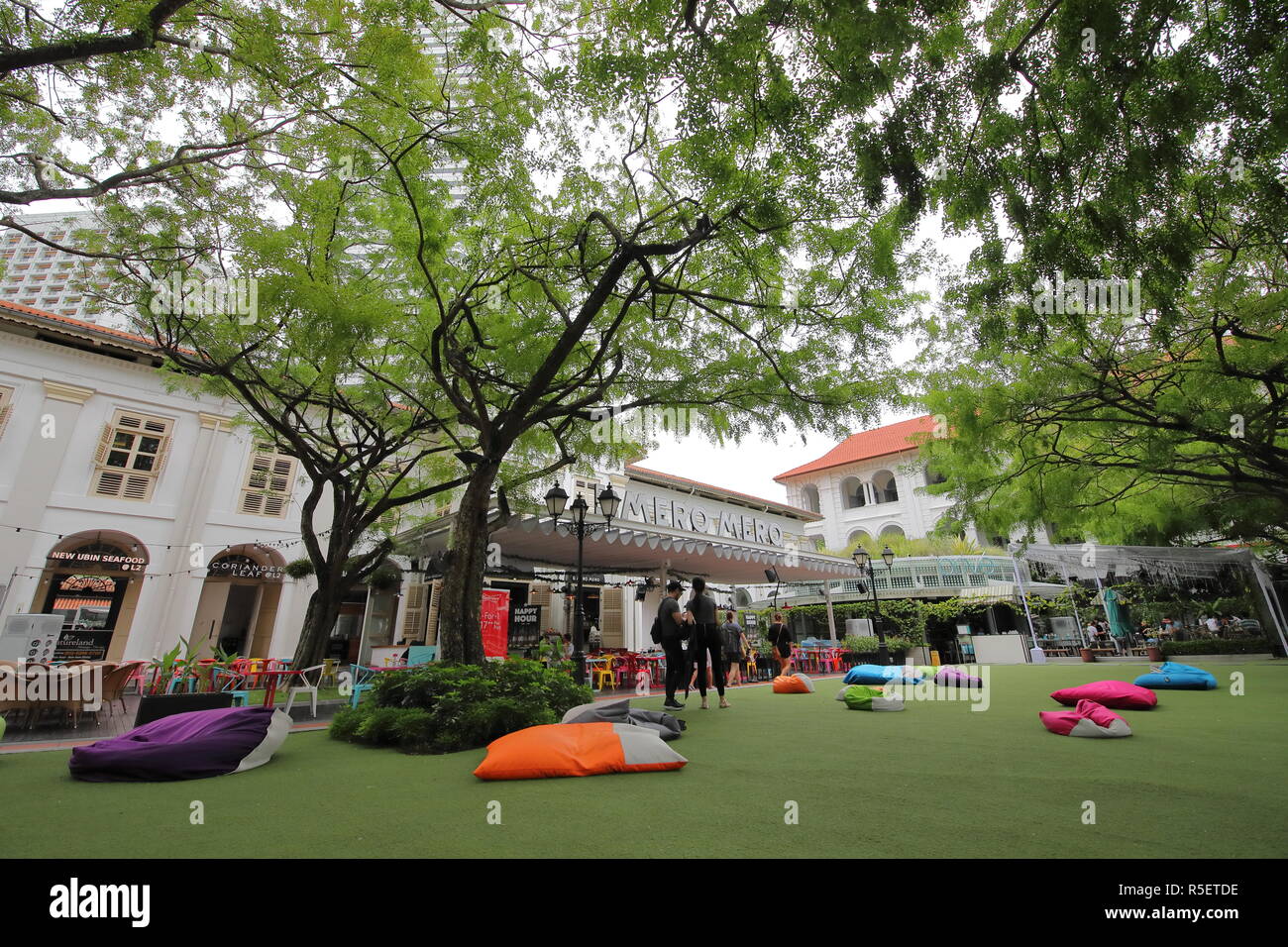 People visit cafe at Chijmes complex in Singapore Stock Photo - Alamy