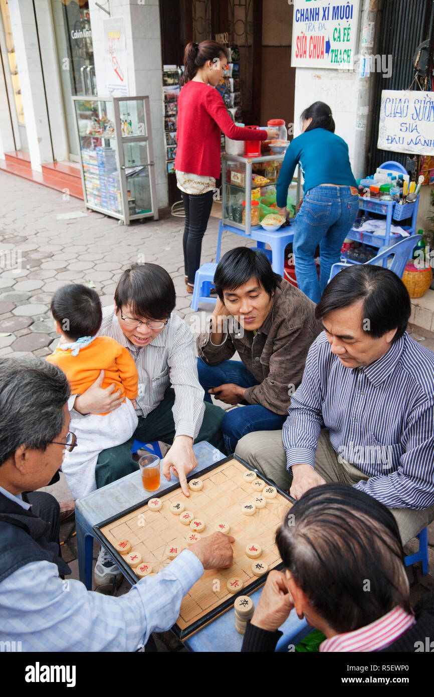Playing checkers on the street hi-res stock photography and images - Alamy