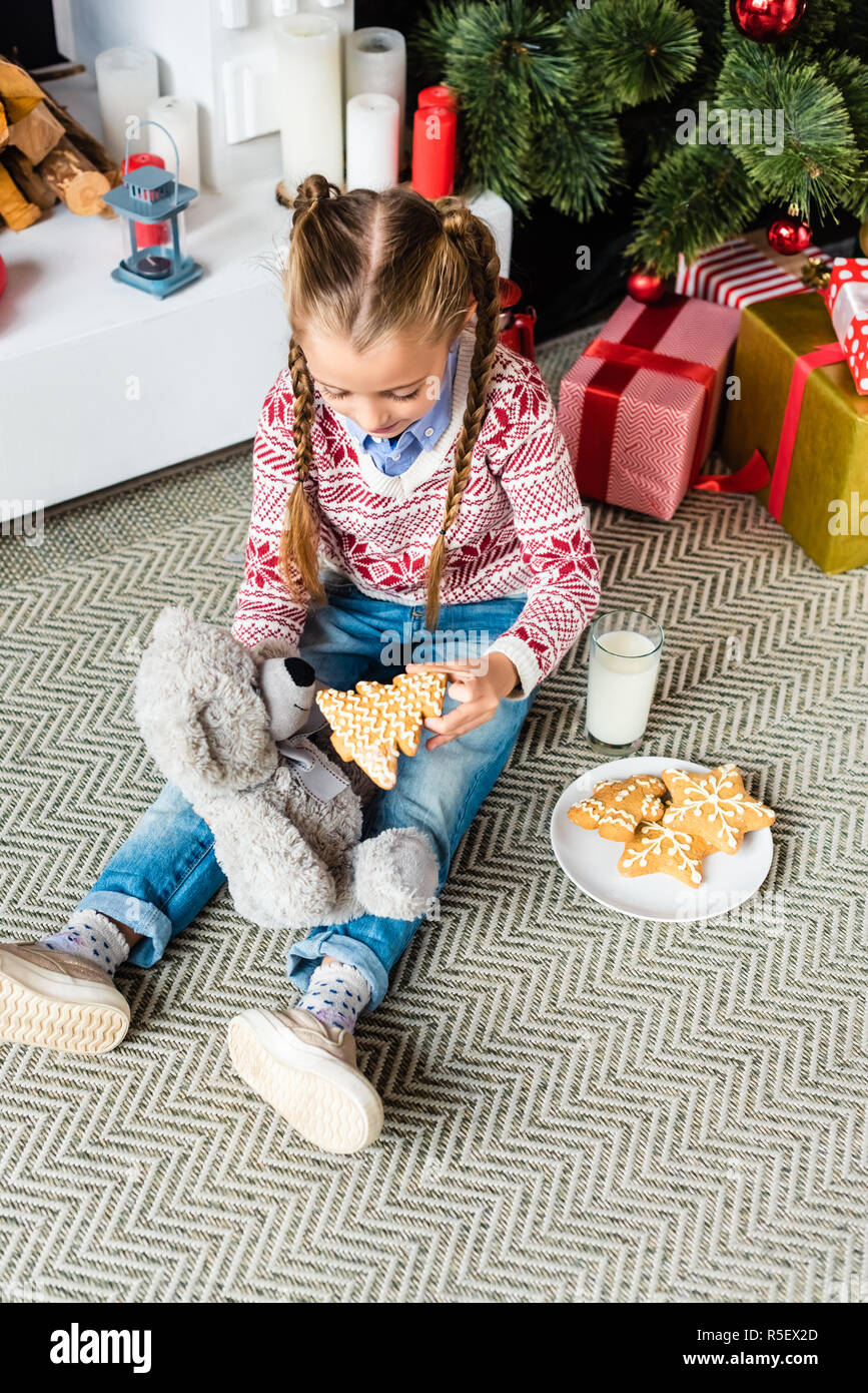 Feeding teddy hi-res stock photography and images - Alamy