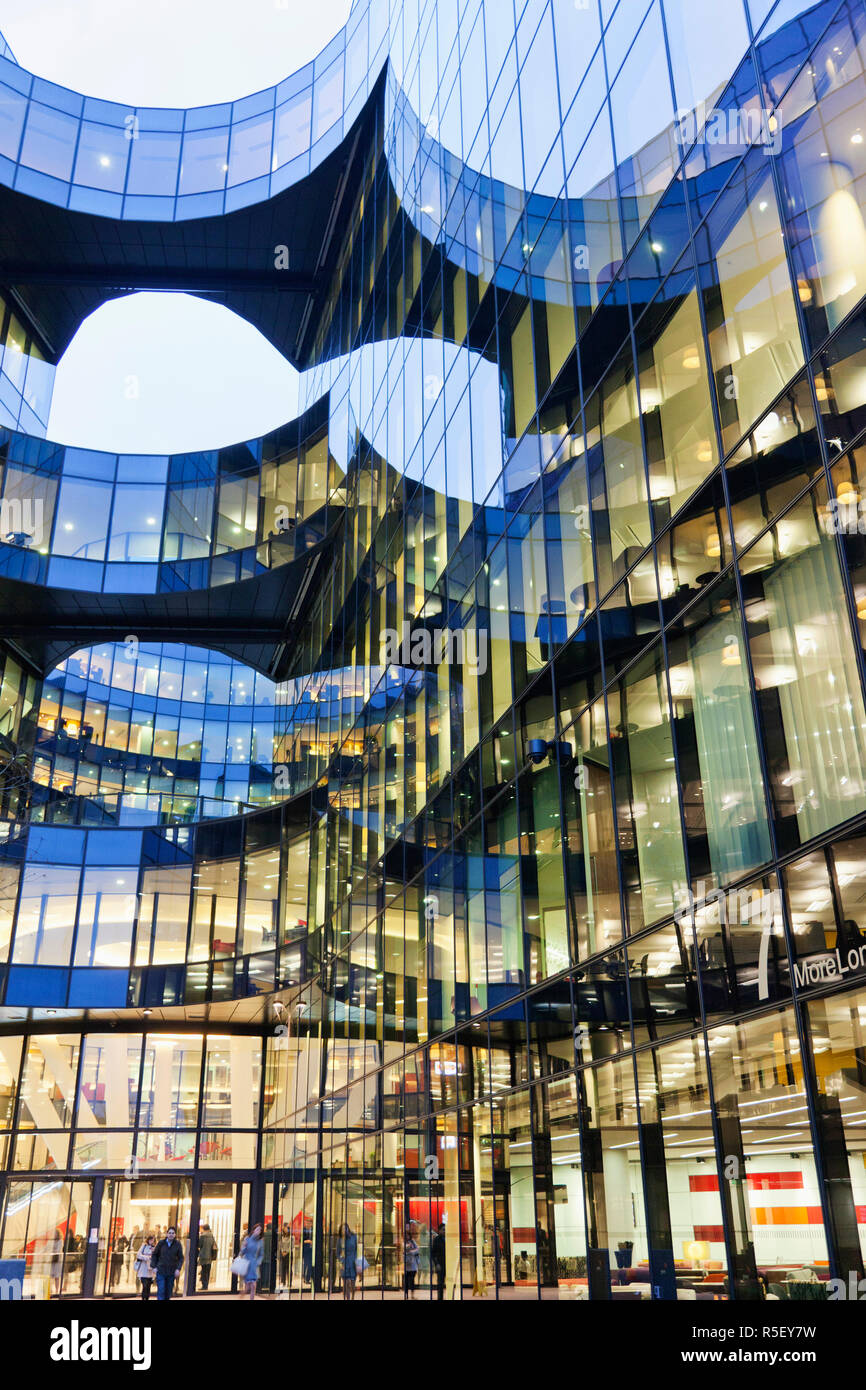 7 more london riverside hi-res stock photography and images - Alamy