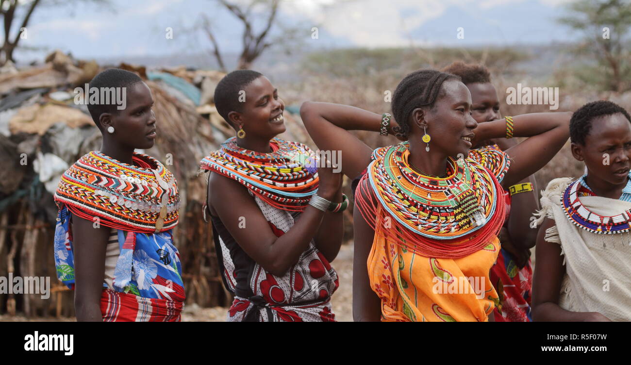 traditional samburu women in kenya Stock Photo - Alamy