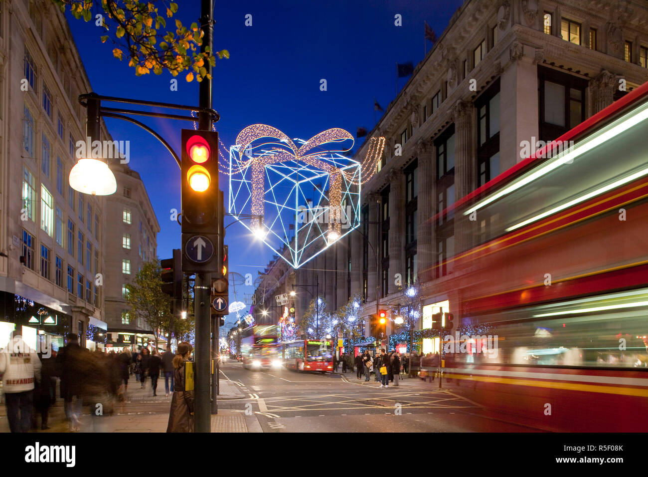 Selfridges oxford street london hi-res stock photography and images - Alamy