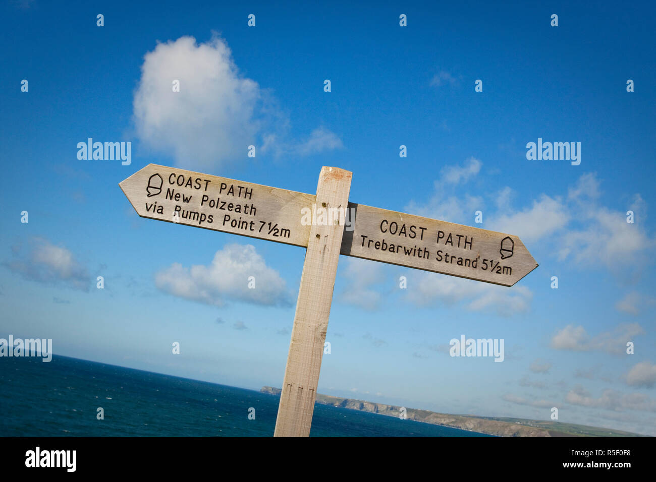 Coastal path sign, Port Isaac, Cornwall, England Stock Photo - Alamy