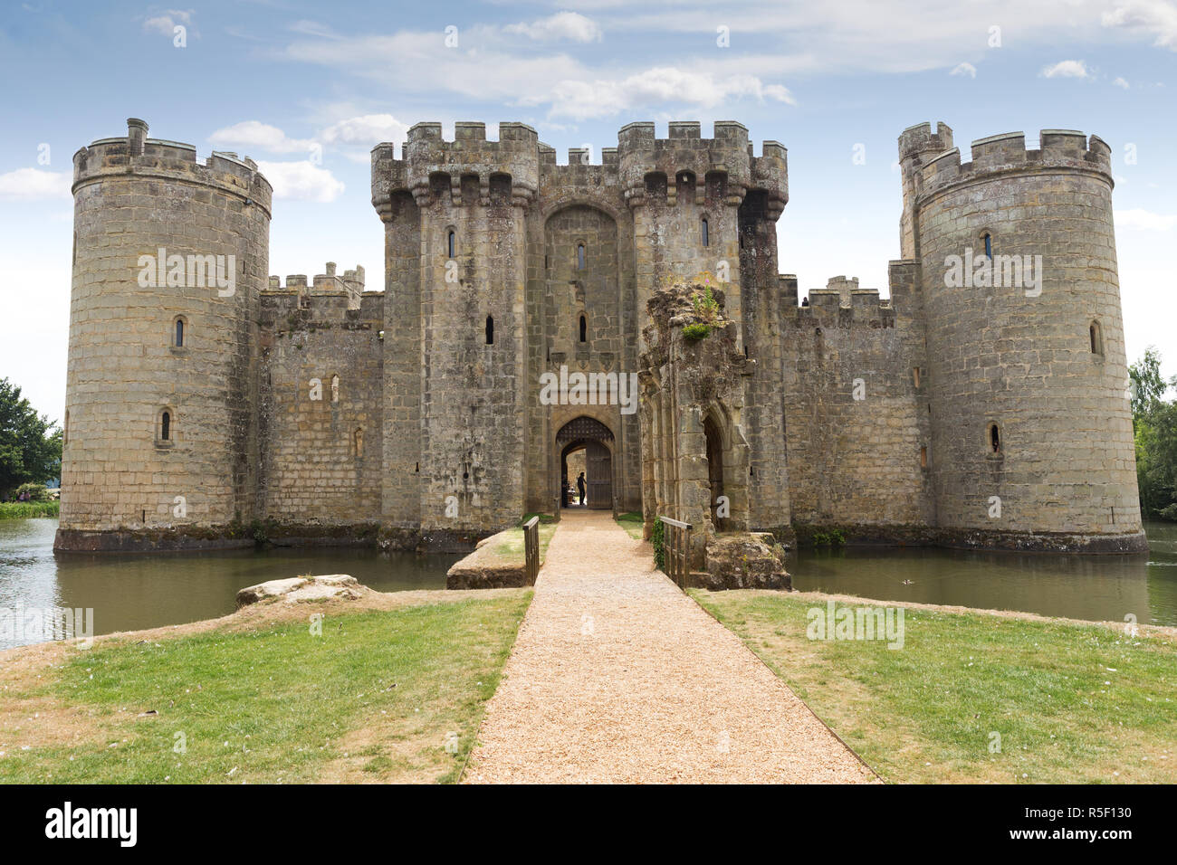 Ancient Bodiam castle in Sussex England United Kingdom Stock Photo - Alamy