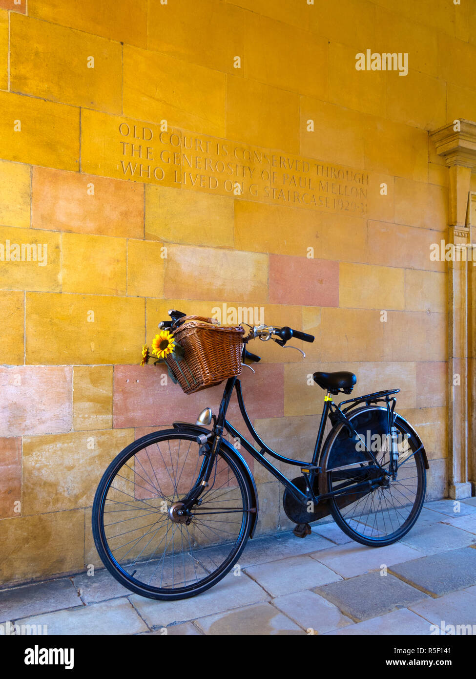 UK, England, Cambridge, Clare College, bicycle Stock Photo - Alamy