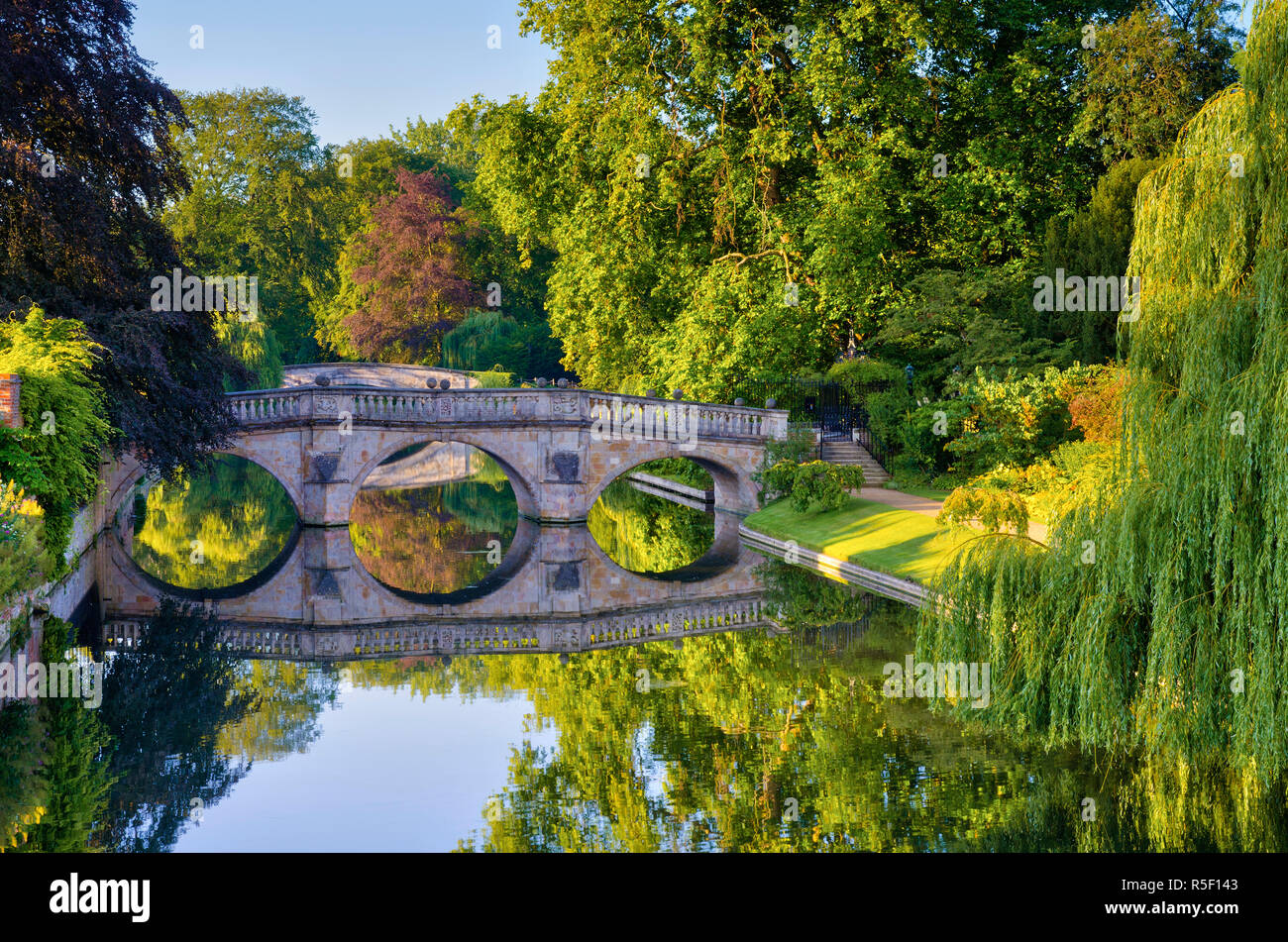 Kings college bridges hi-res stock photography and images - Alamy