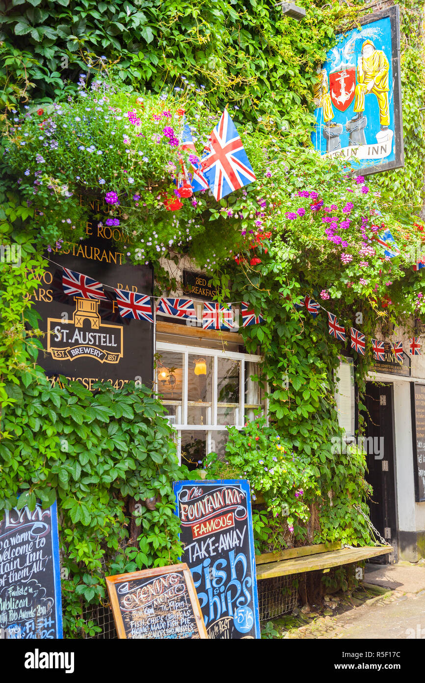 Mevagissey cornwall pub hi-res stock photography and images - Alamy