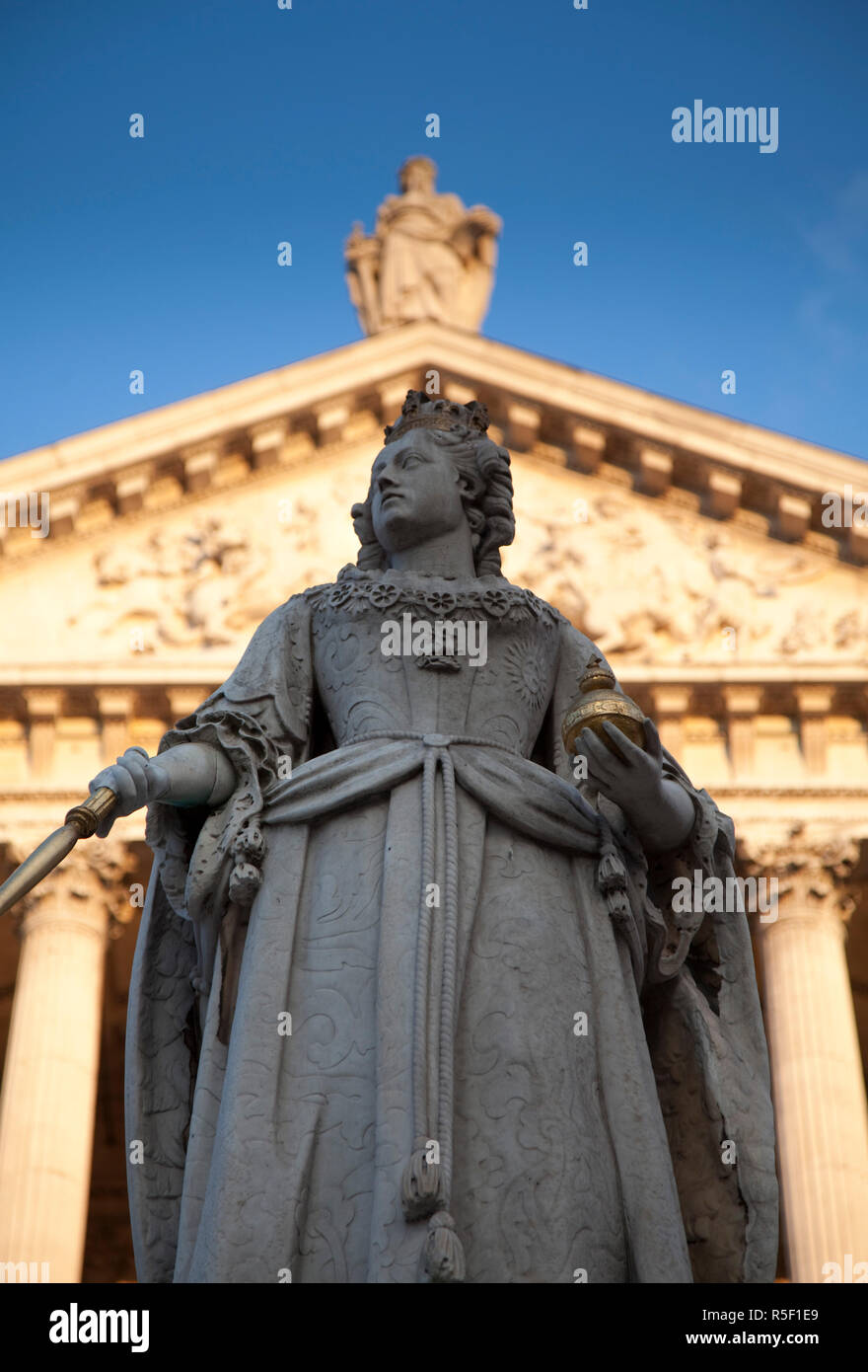 Queen Anne statue, St. Paul's Cathedral, London, England Stock Photo ...