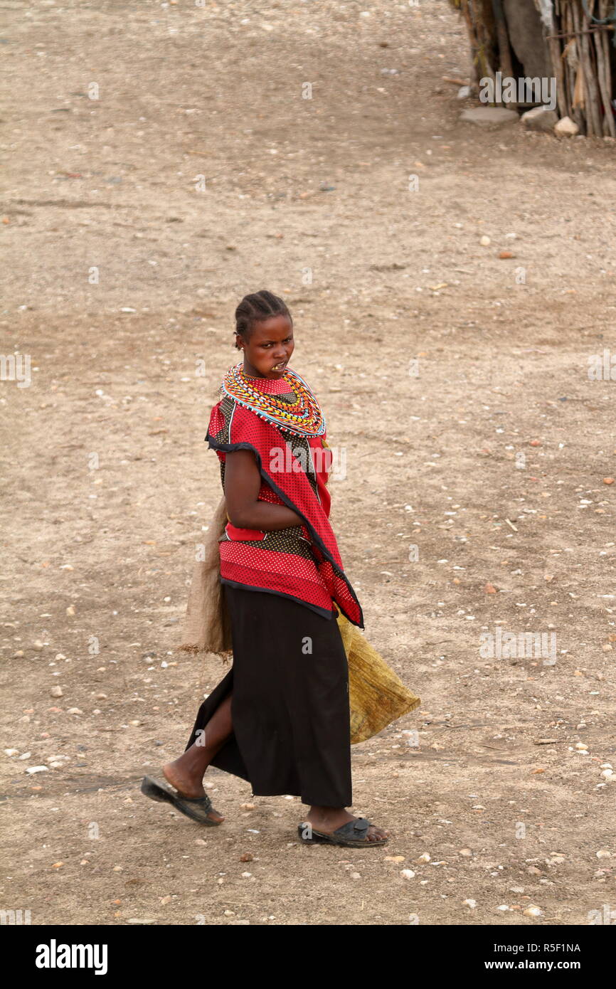 traditional samburu women in kenya Stock Photo - Alamy