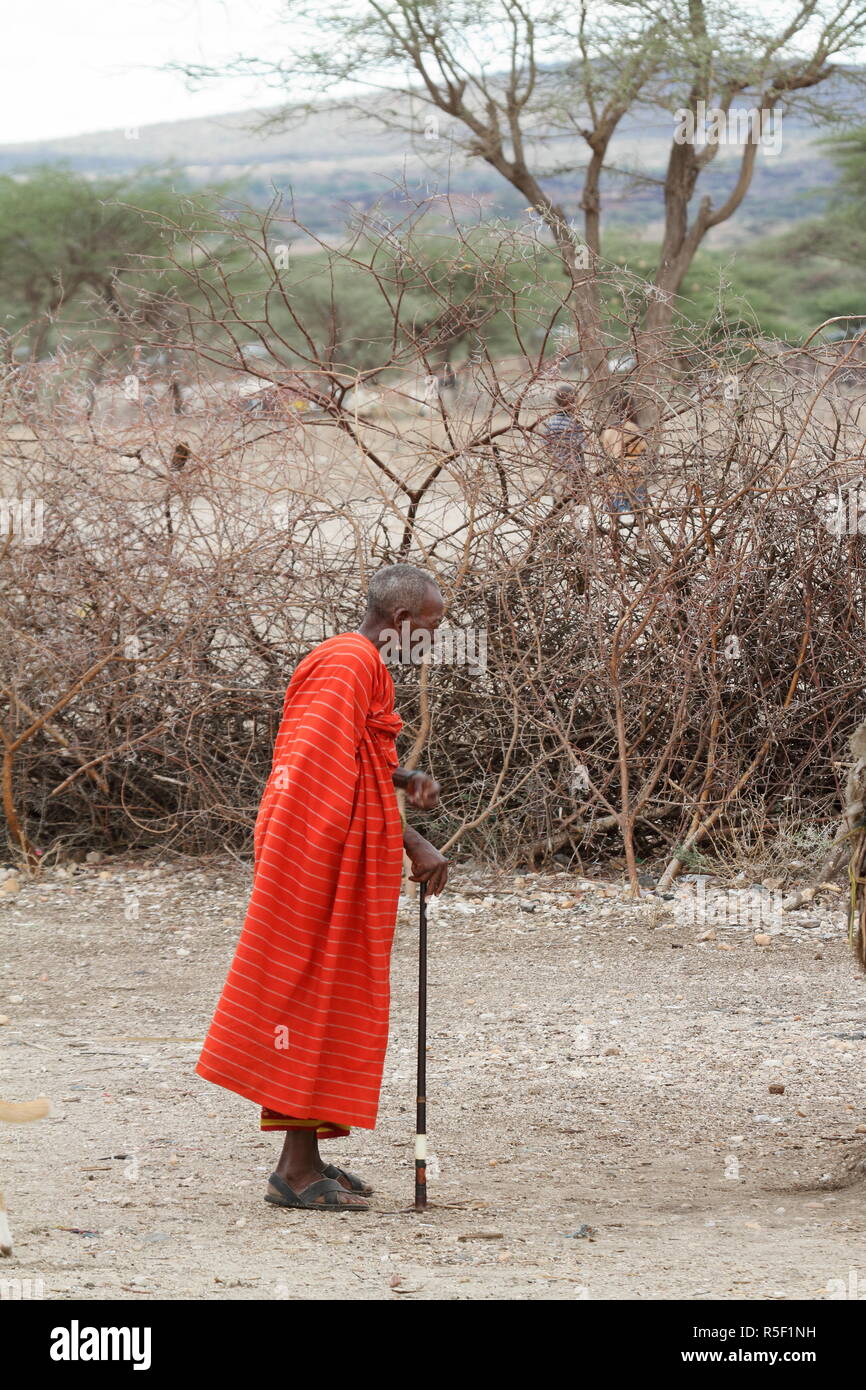 Old samburu man kenya hi-res stock photography and images - Alamy