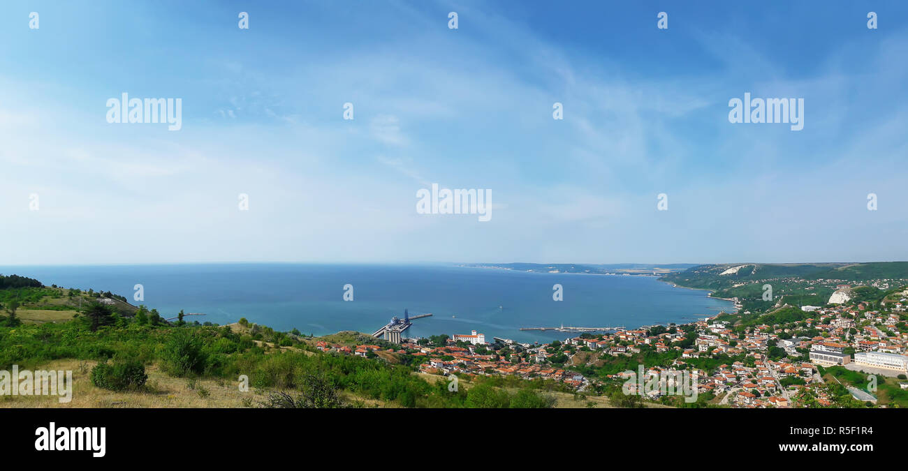 Screensaver houses hi-res stock photography and images - Alamy