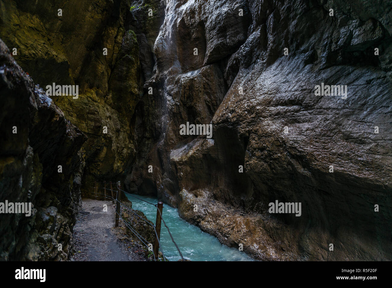 Clammy weather hi-res stock photography and images - Alamy