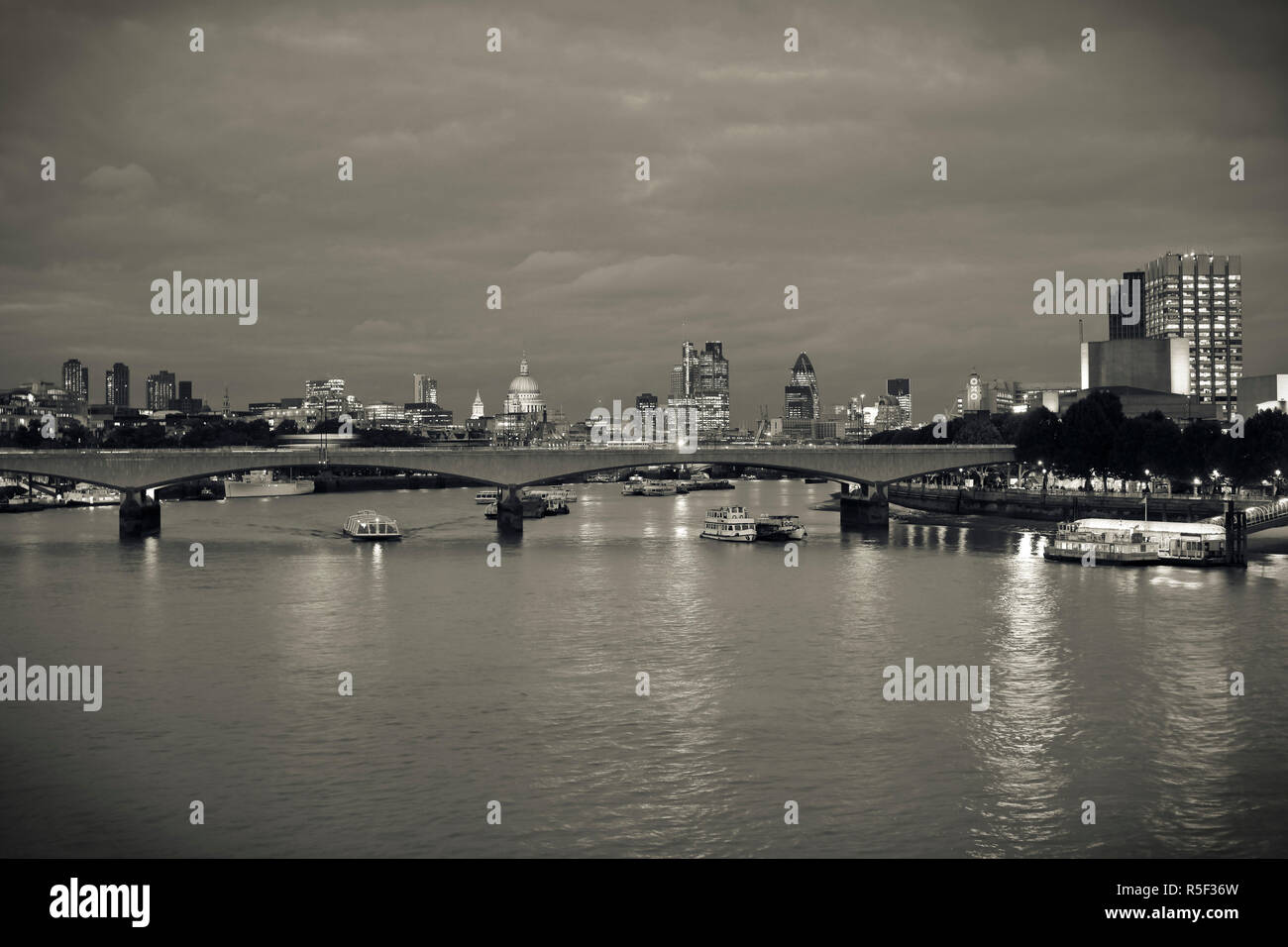 British english london thames waterloo hi-res stock photography and ...