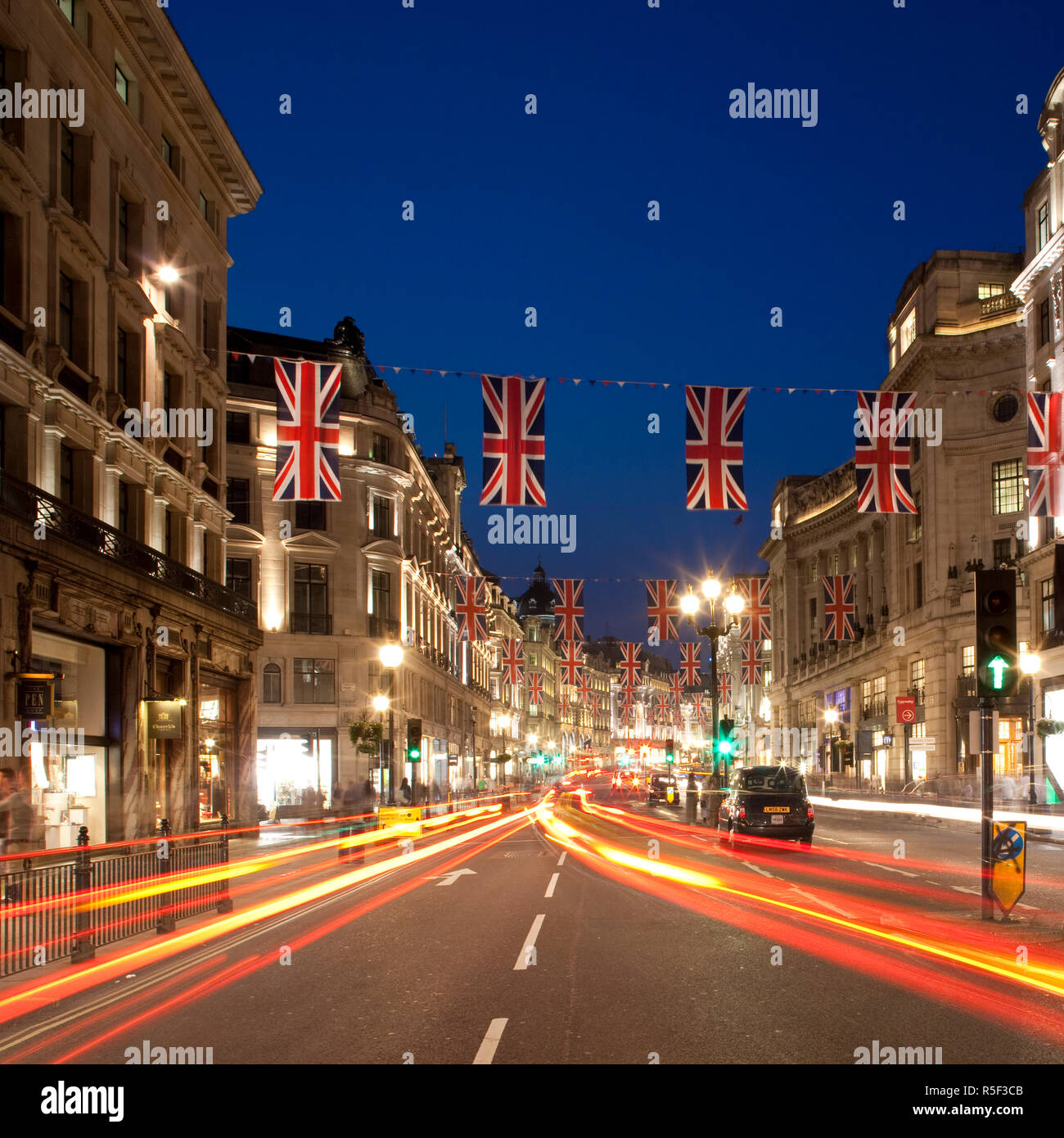 Regent street london night england hi-res stock photography and images ...