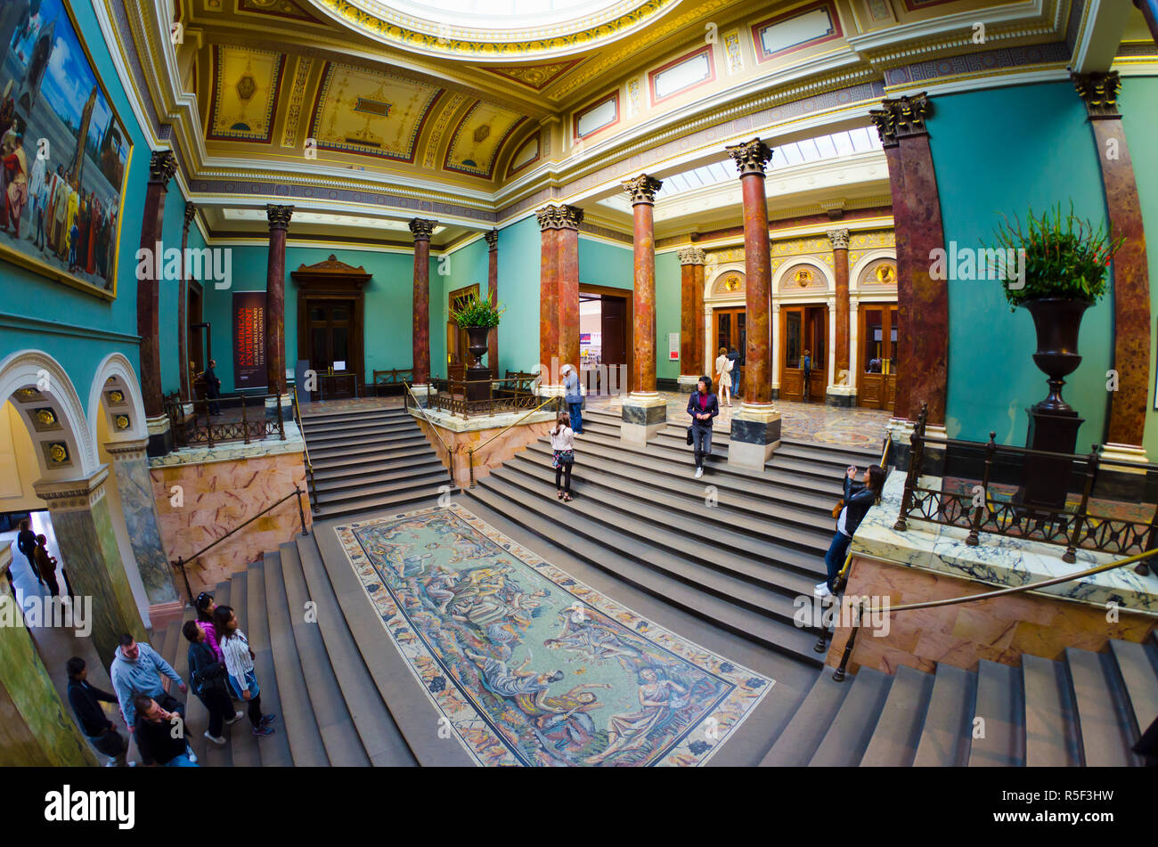 The national gallery london interior hi-res stock photography and ...