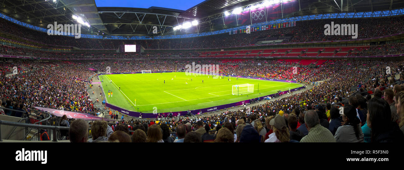 Wembley stadium interior hi-res stock photography and images - Alamy