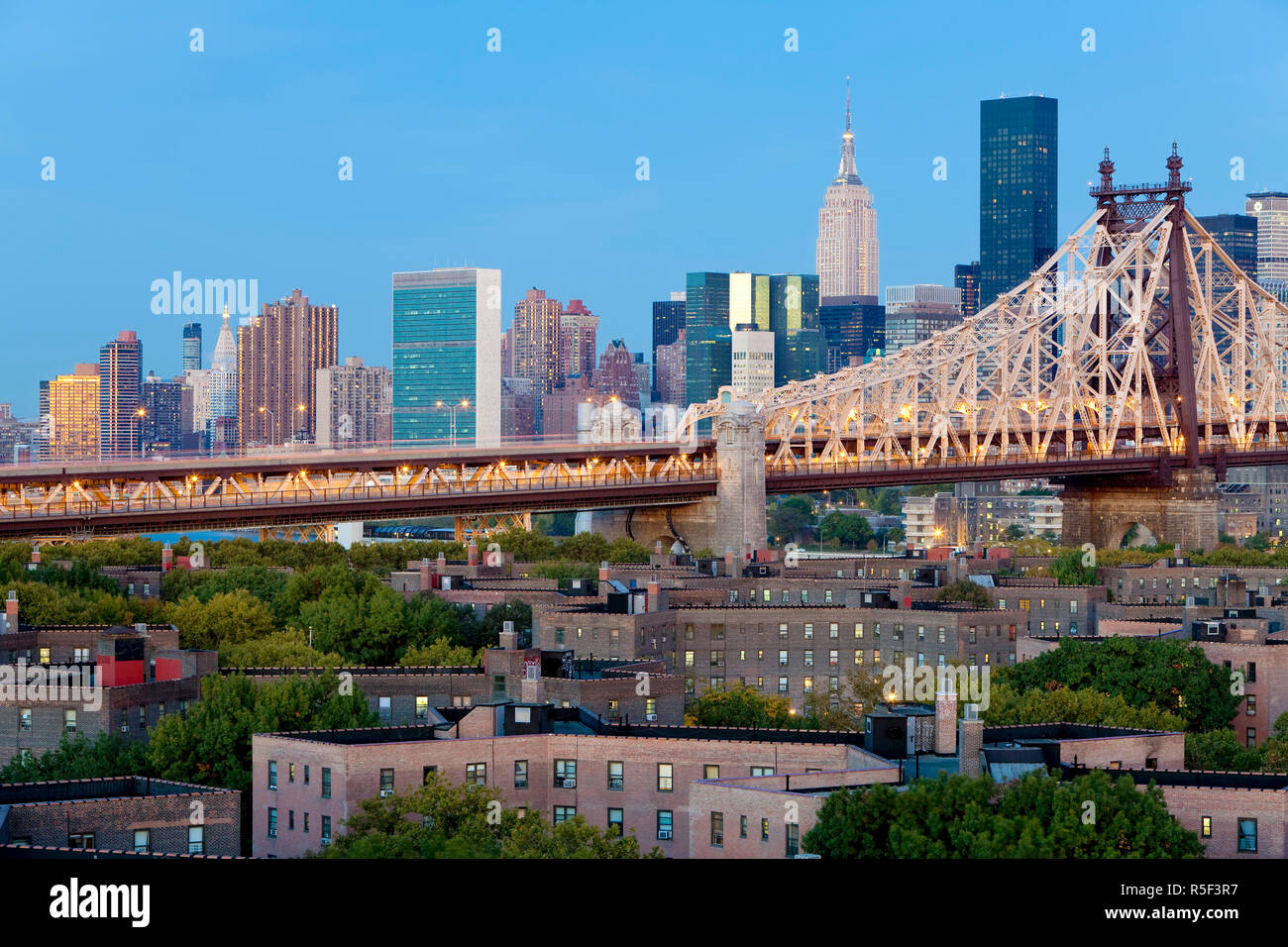 Elevated view bridges new york hi-res stock photography and images - Alamy