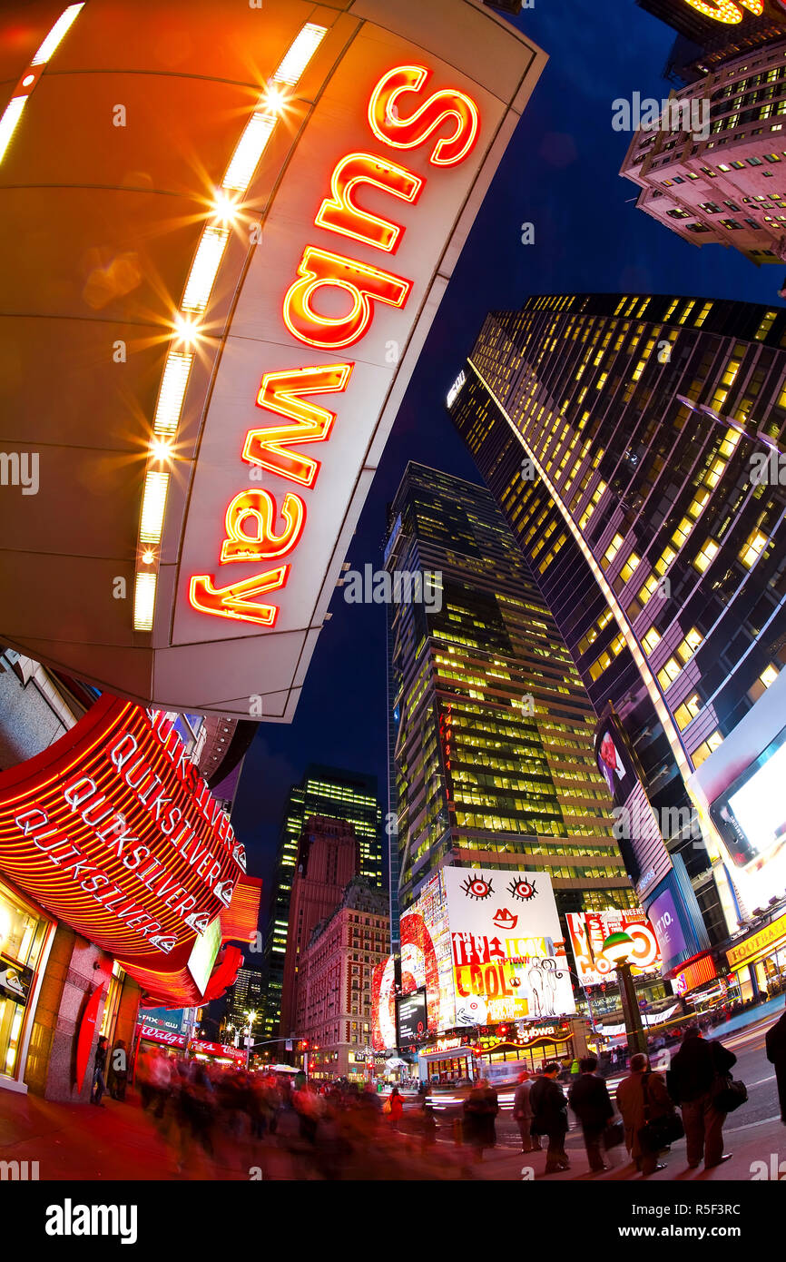 USA, New York City, Manhattan, Times Square and 42nd Street Stock Photo ...