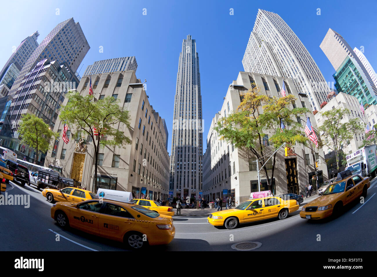 USA, New York City, Manhattan, Rockefeller Center, Fifth Avenue Stock ...