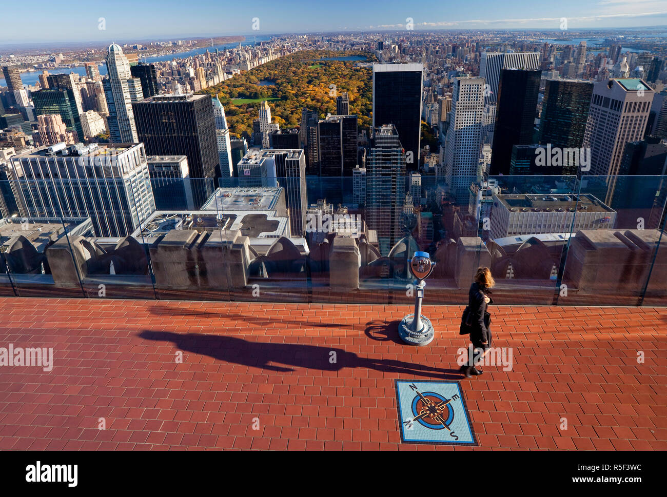 Elevated view rockefeller center hi-res stock photography and images ...