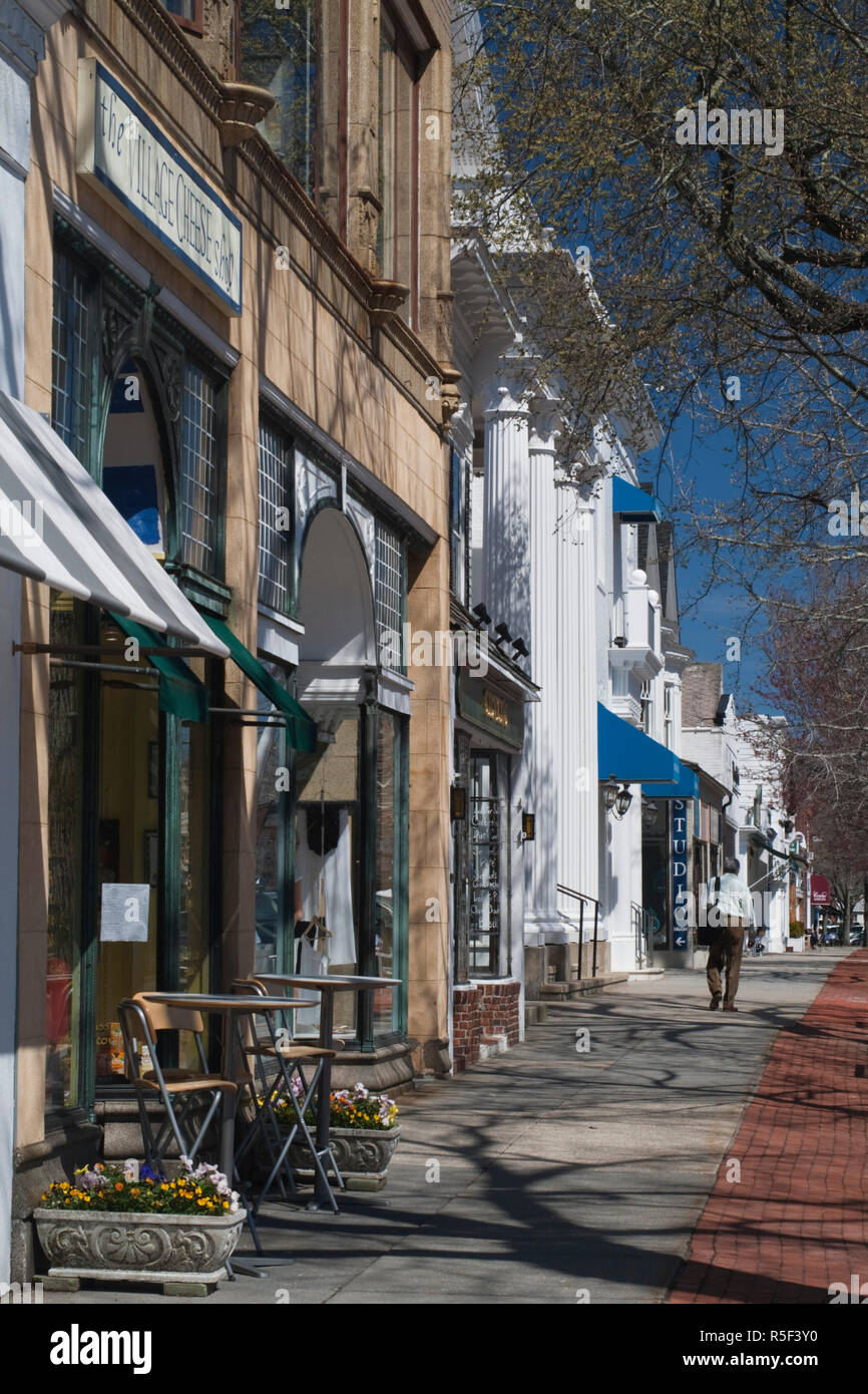 USA, New York, Long Island, The Hamptons, Southhampton, Main Street ...