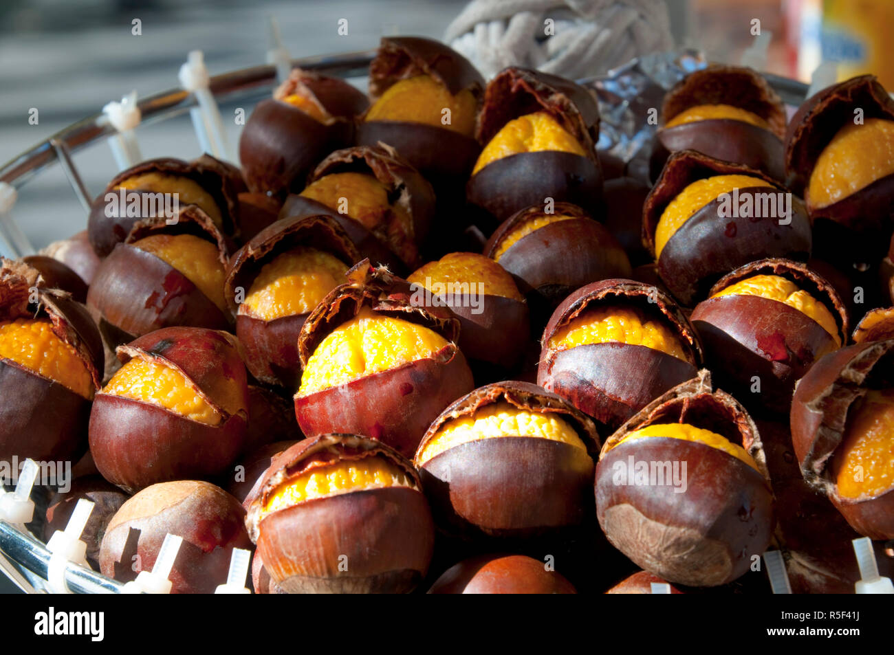 Roast chestnuts hi-res stock photography and images - Alamy