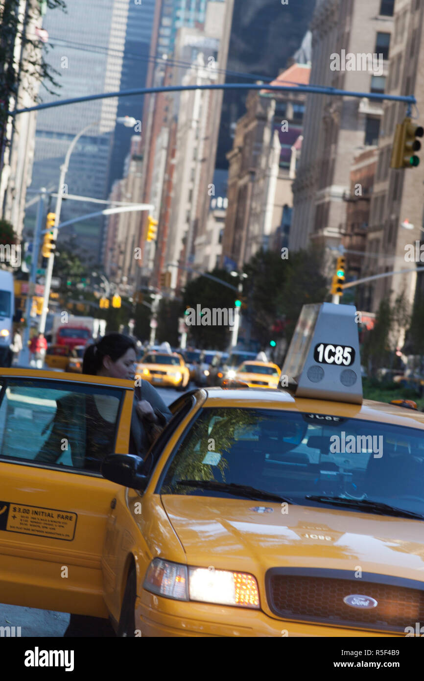 Yellow Taxi cab, Manhattan, New York City, USA Stock Photo - Alamy