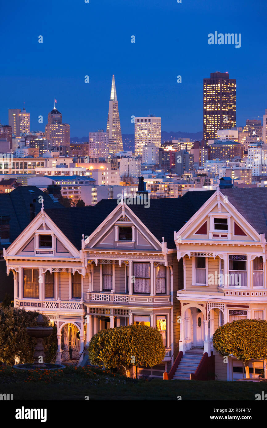 USA, California, San Francisco, The Haight, houses at Alamo Square ...