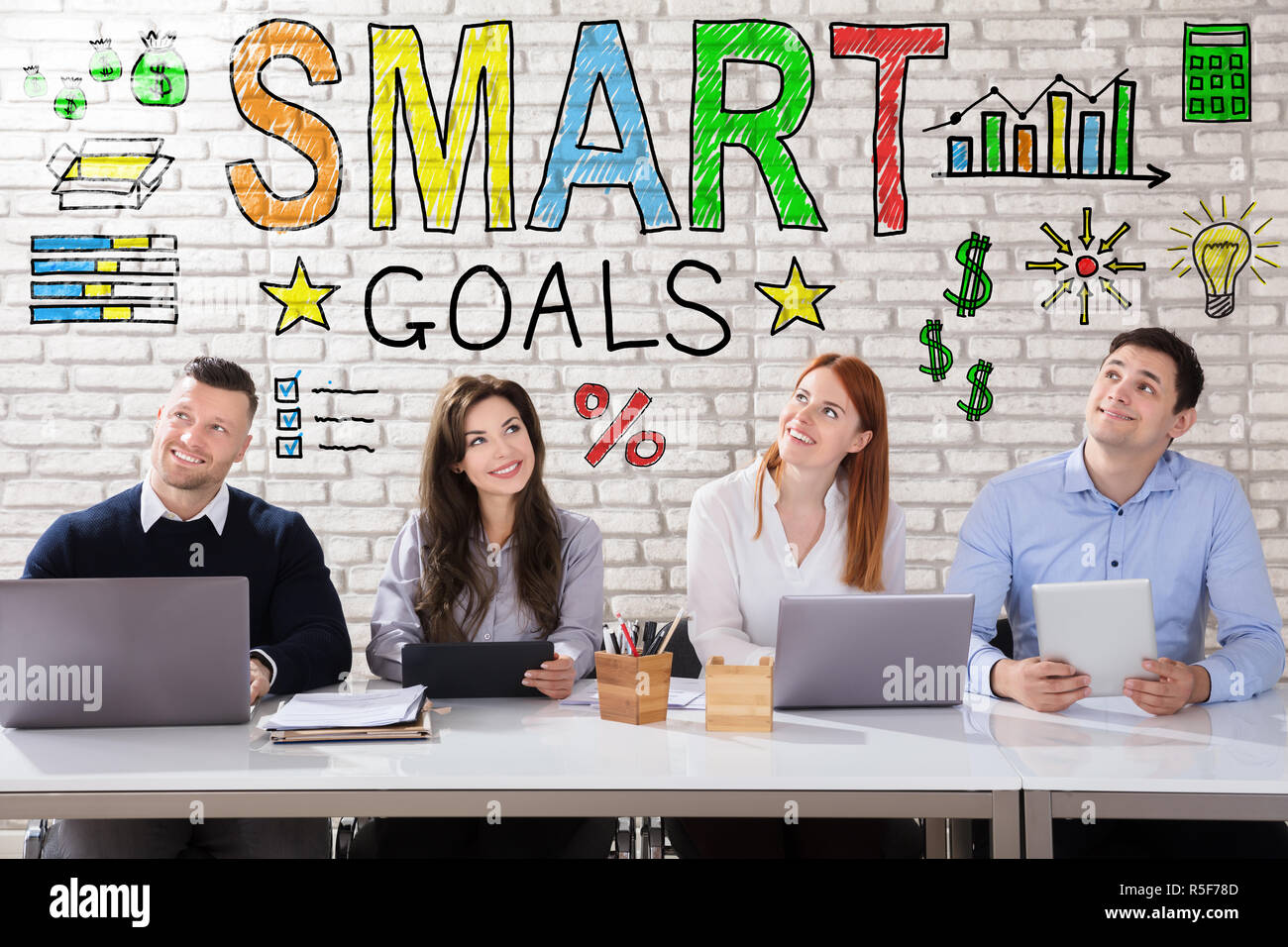 Business People Thinking About Smart Goal Concept Stock Photo - Alamy