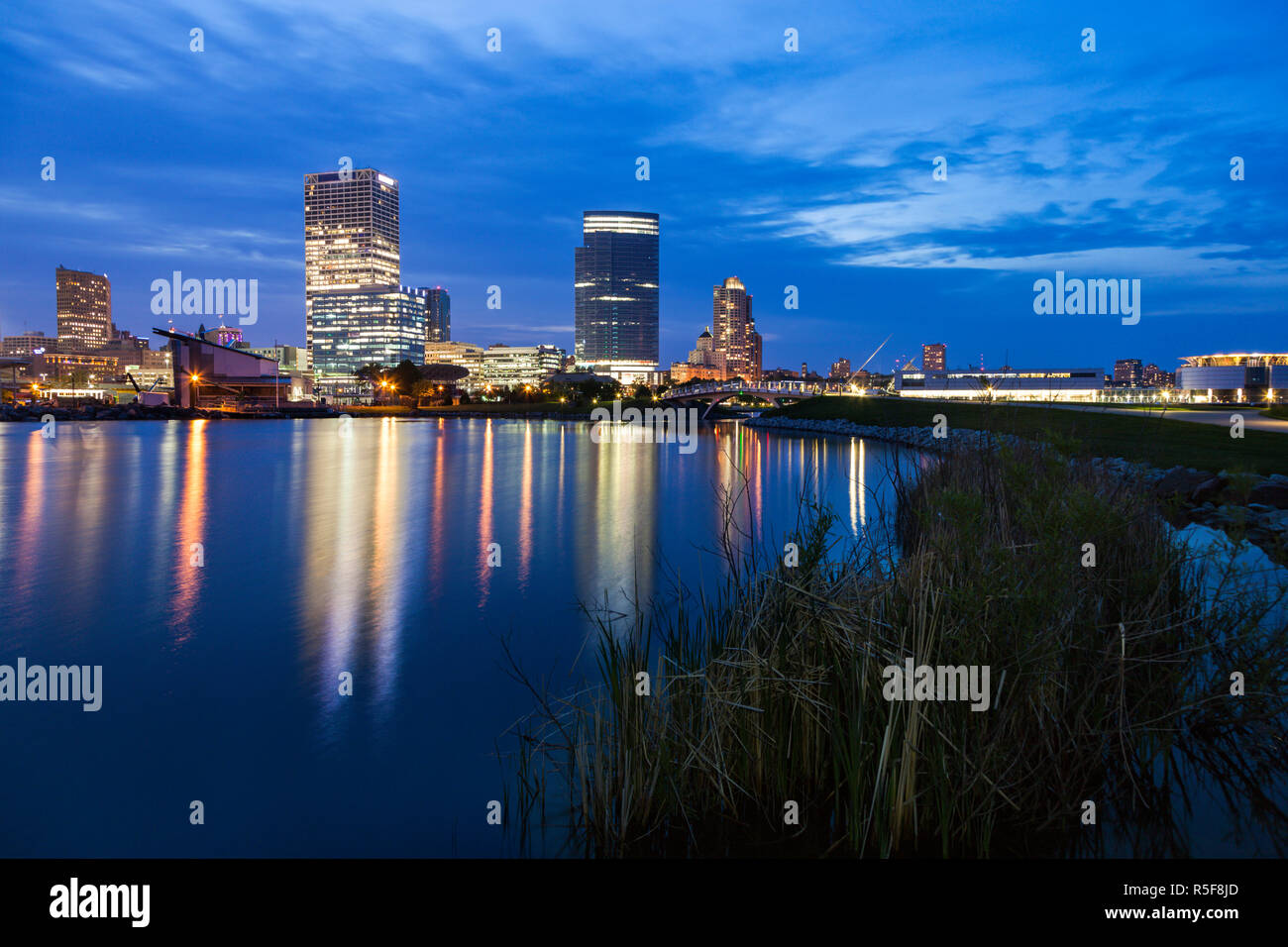 Milwaukee sunrise hi-res stock photography and images - Alamy