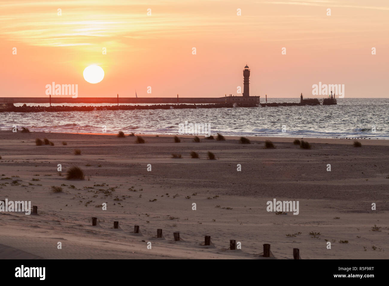 Dunkirk city pier hi-res stock photography and images - Alamy