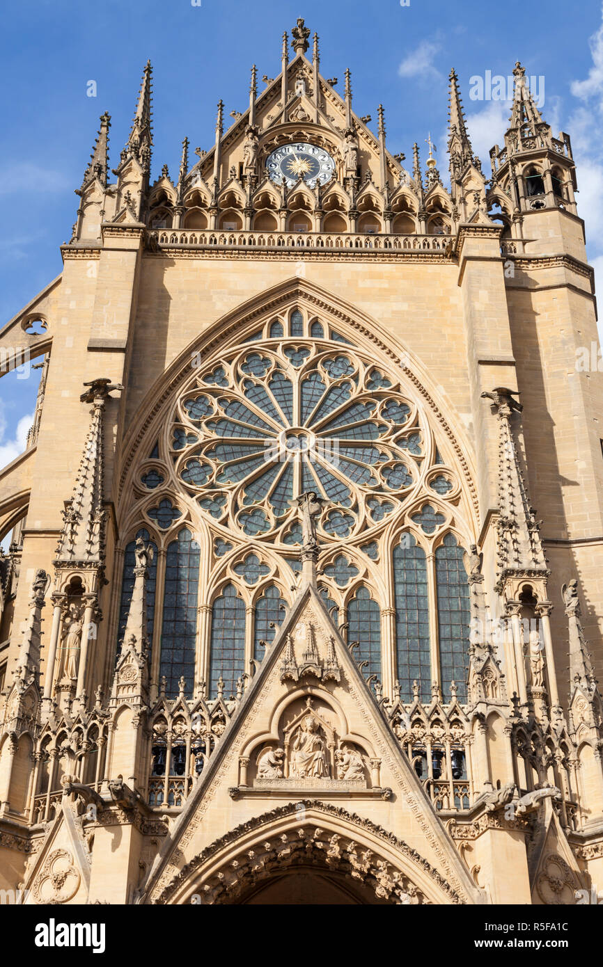 Cathedral of Saint Stephen in Metz. Metz, Grand Est, France Stock Photo ...