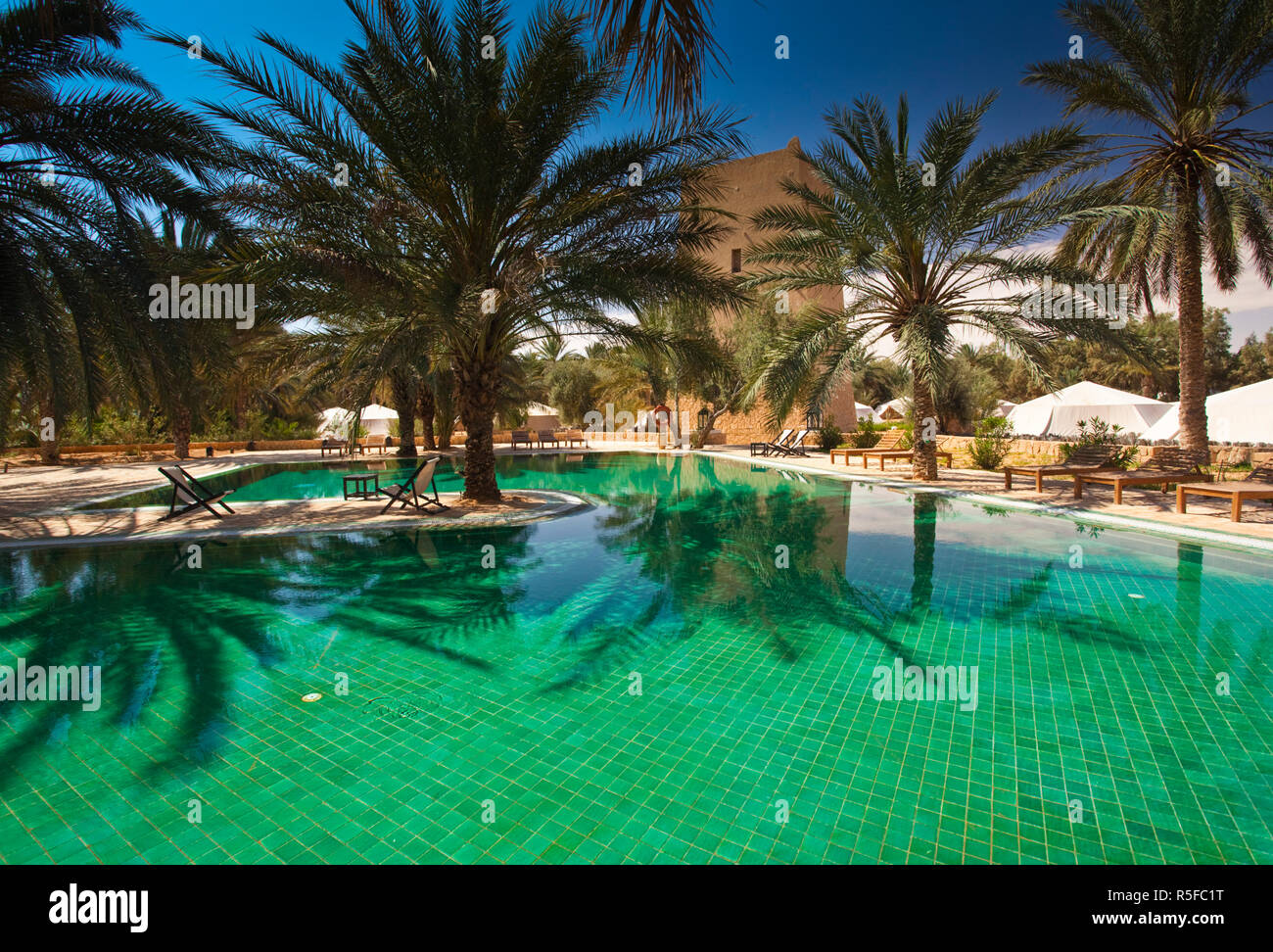 Tunisia, Ksour Area, Ksar Ghilane, Hotel Pansea, swimming pool Stock ...