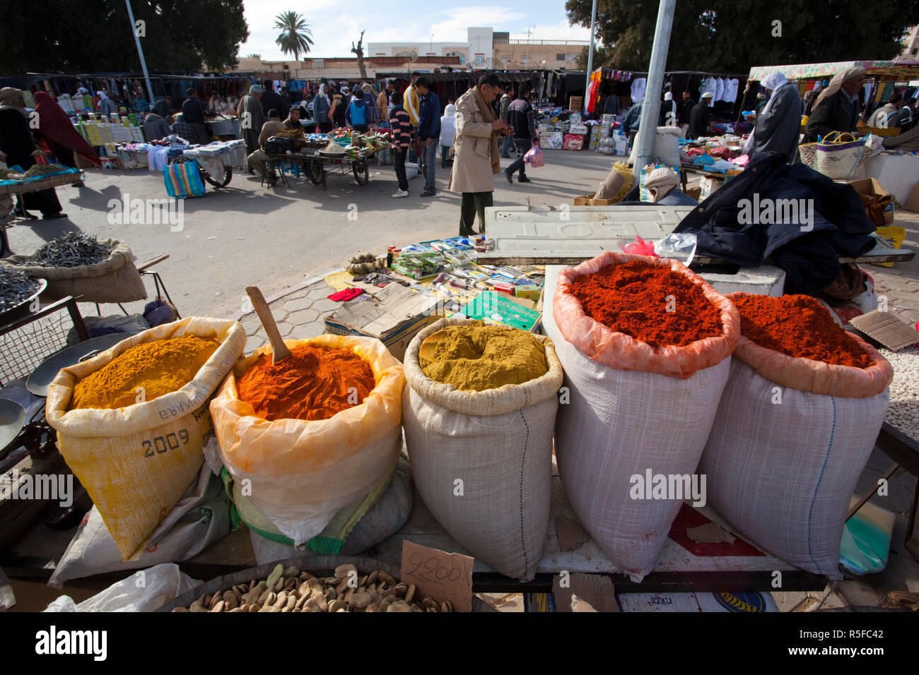 Tunisia, Sahara Desert, Douz, spice market Stock Photo - Alamy