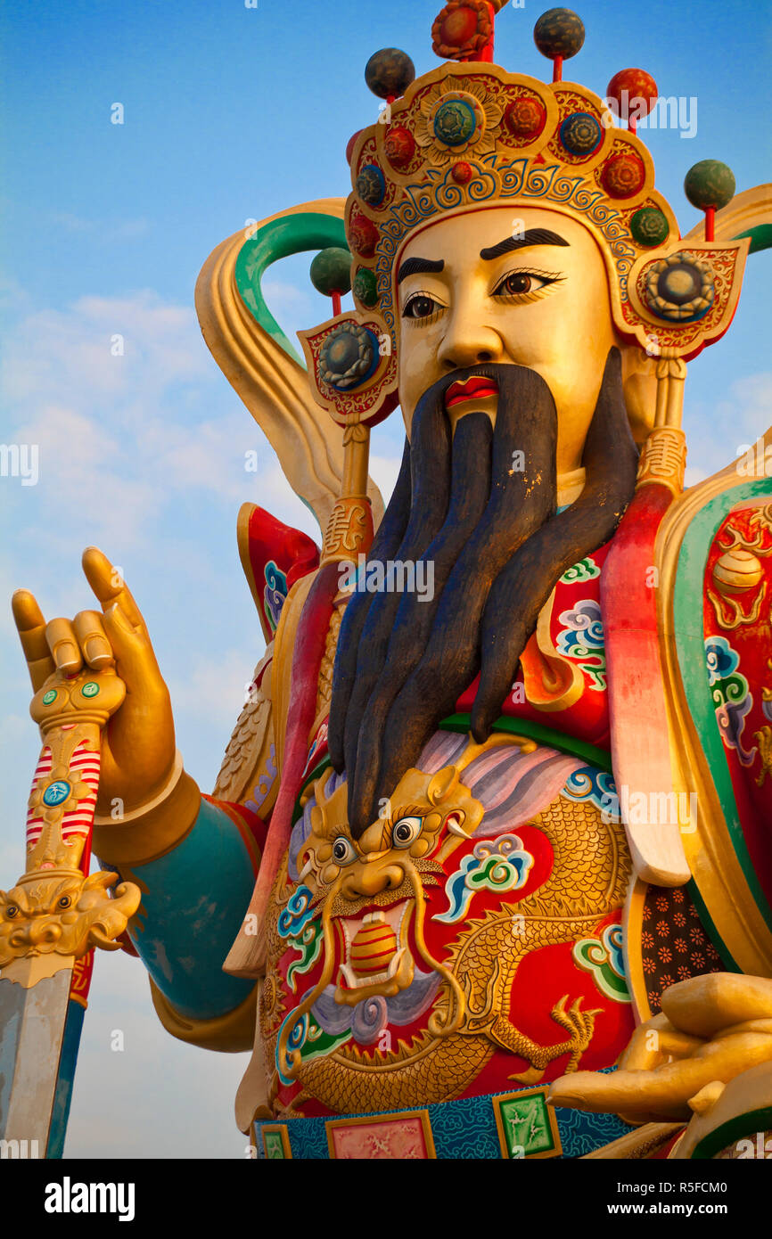 Taiwan, Kaohsiung, Lotus pond, Giant 72 meter high statue of Syuan Tian ...